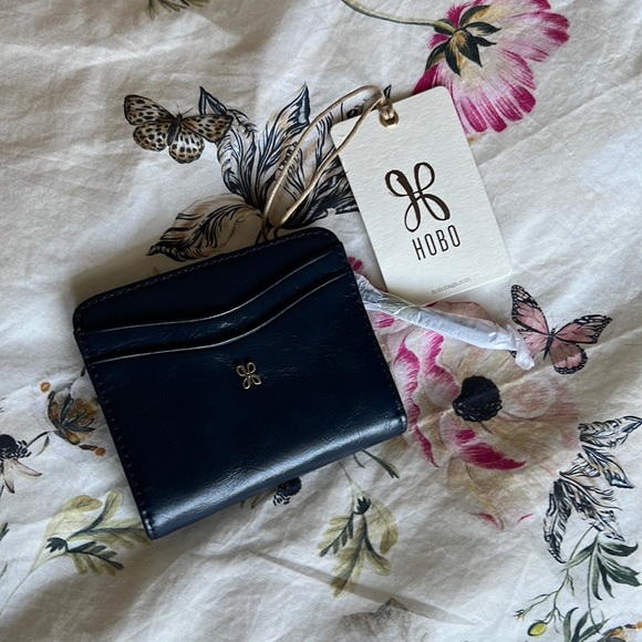 HOBO | Bags | Hobo Max Mini Bifold | Poshmark